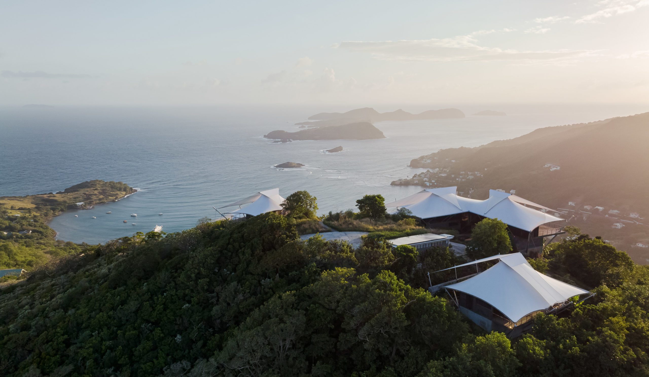 6 Rural Residences Composed of Clustered Volumes - Zarkon Group Real ...